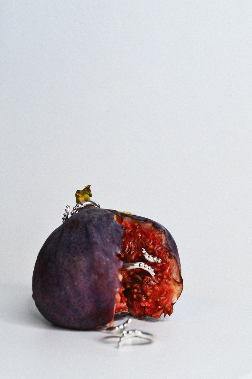 Відкрита каблучка з кульками – Slash Dot Dash